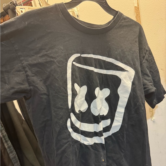 Shirts | Official Dj Marshmello Merch Has Some Cracking In The Logo As ...